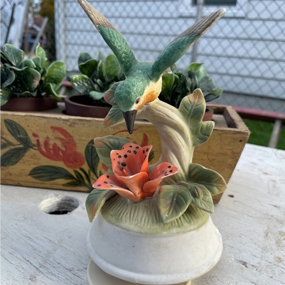 Accents | Royal Heritage Bird In Flight Hummingbird Figurine | Poshmark